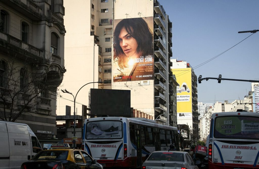 Av. Corrientes y Av. Pueyrredón – Marca Urbana